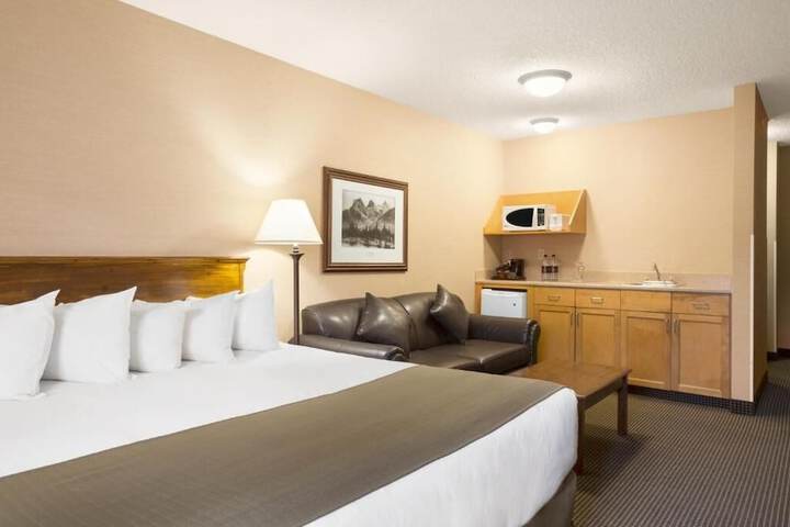 Canmore Inn & Suites Canmore | Bookonline.com