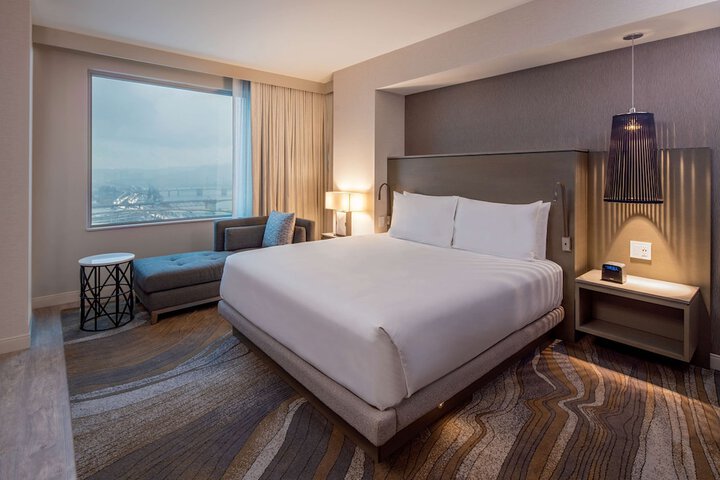 Hyatt Regency Portland at the Oregon Convention Center Portland ...