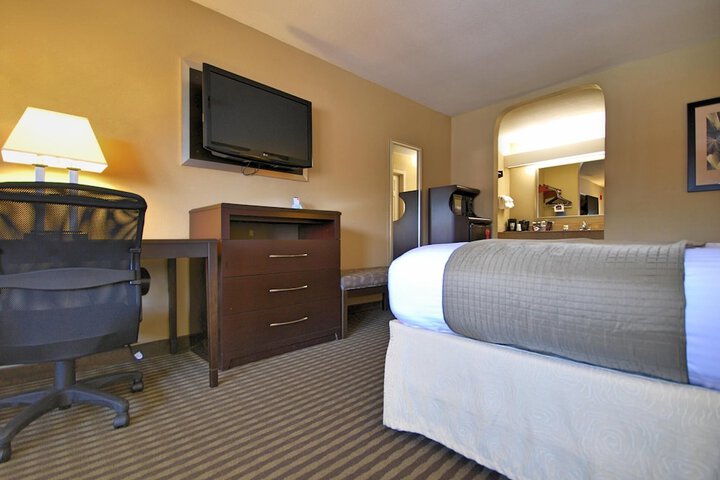 Best Western Cedar Inn Cedar Park | Bookonline.com