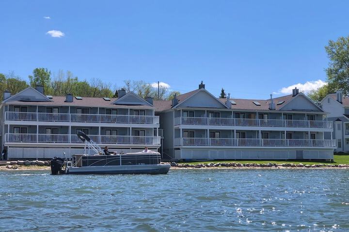 The French Country Inn Lake Geneva Lake Geneva | Bookonline.com