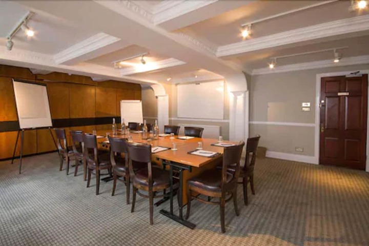 Hatton Court Gloucester | Bookonline.com