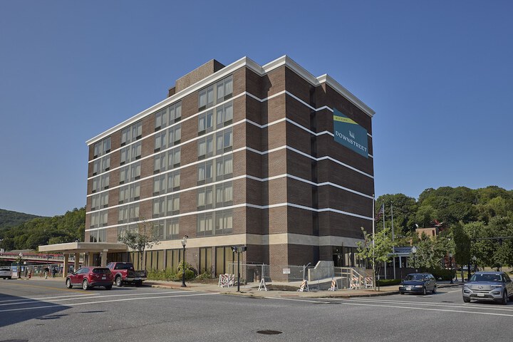 Hotel Downstreet North Adams | Bookonline.com