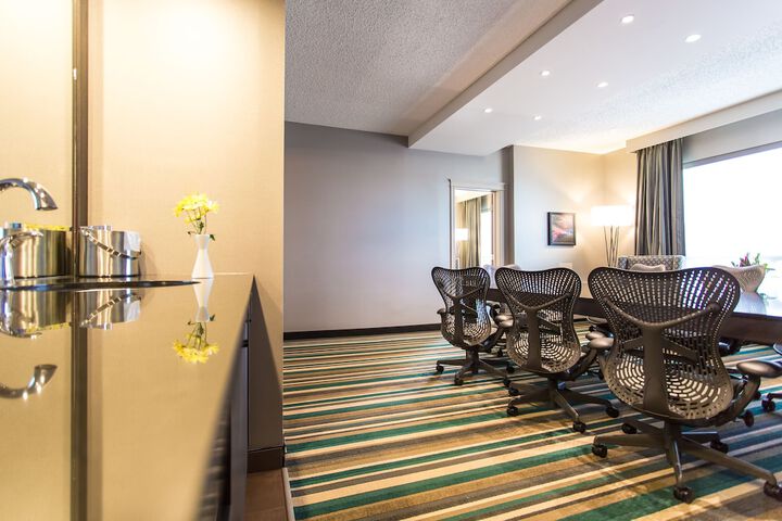 Hotel Blackfoot Calgary | Bookonline.com