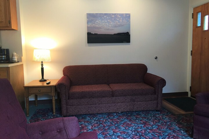Cedar Motor Inn Marquette | Bookonline.com