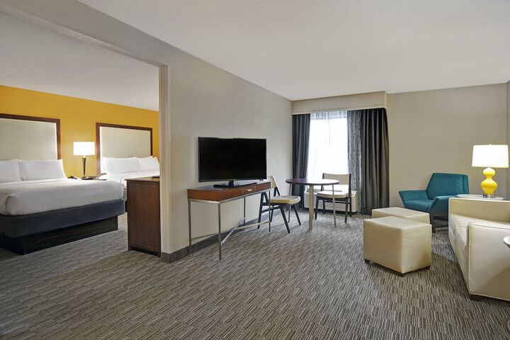 Holiday Inn Express & Suites Cincinnati Riverfront, an IHG Hotel ...