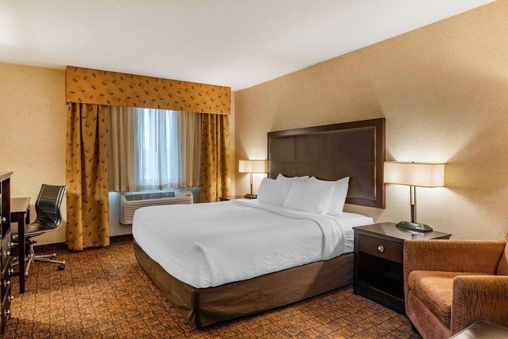 Lloyd Hotel Astoria Bayfront Ascend Hotel Collection Astoria ...