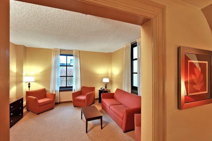 Holiday Inn Express Baltimore Downtown an IHG Hotel Baltimore ...