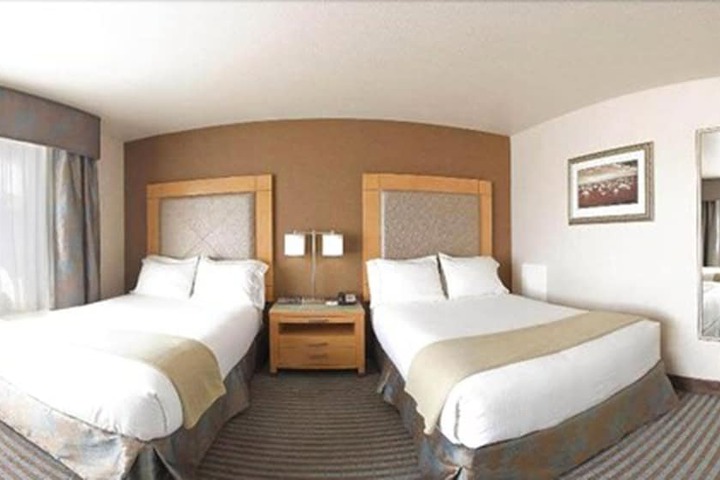 Holiday Inn Express Monterey Cannery Row an IHG Hotel Monterey ...