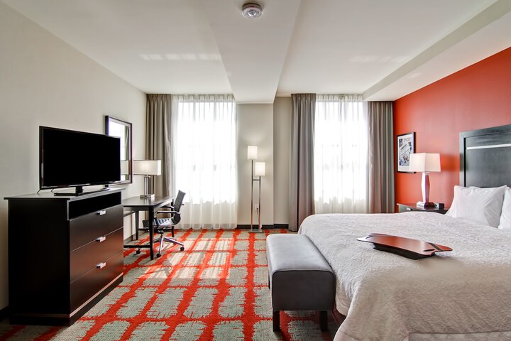 Hampton Inn & Suites Cincinnati Downtown Cincinnati | Bookonline.com