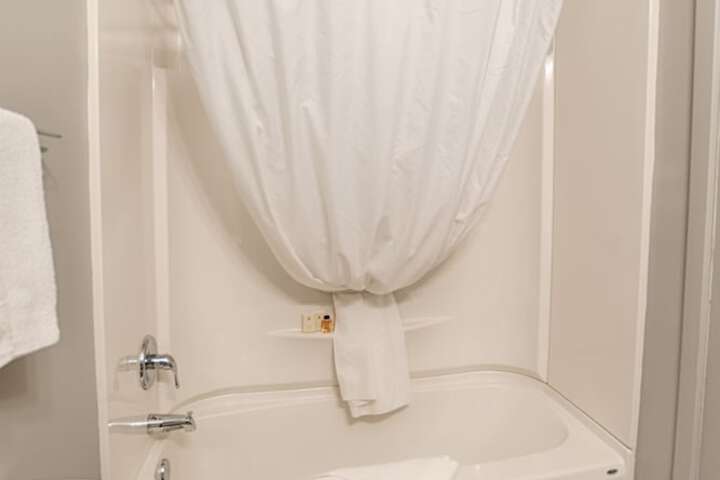 Le Fabreville Laval | Bookonline.com