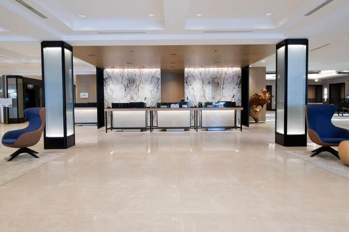 Sheraton Laval Hotel Laval | Bookonline.com