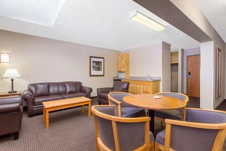 Canmore Inn & Suites Canmore | Bookonline.com