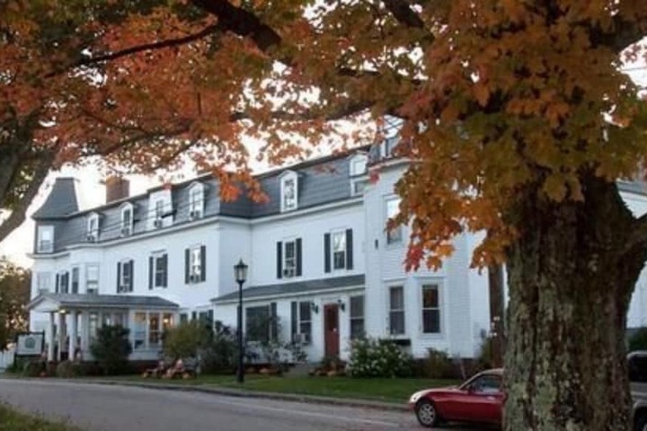 Sunset Hill House Sugar Hill | Bookonline.com