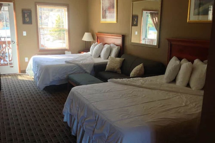 Qualla Cabins&Motel Cherokee near Casino Whittier | Bookonline.com