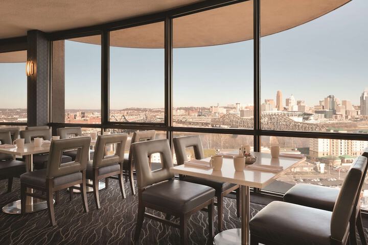Radisson Hotel Cincinnati Riverfront Covington | Bookonline.com