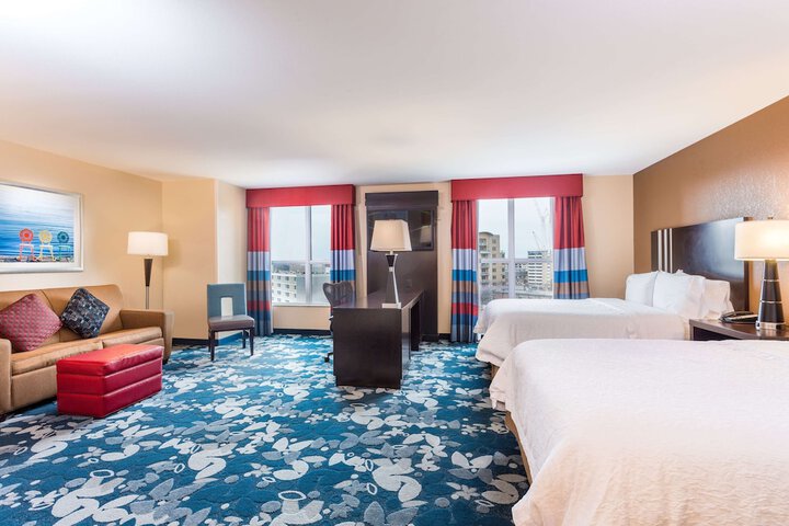 Hampton Inn & Suites Madison / Downtown Madison | Bookonline.com