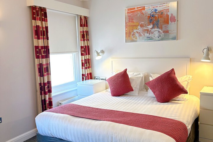 Legends Hotel Brighton Brighton | Bookonline.com