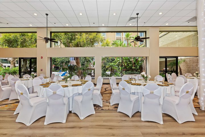 Doubletree by Hilton Whittier Los Angeles Whittier | Bookonline.com