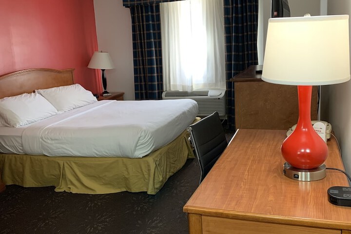 Ramada by Wyndham Santa Fe Santa Fe | Bookonline.com