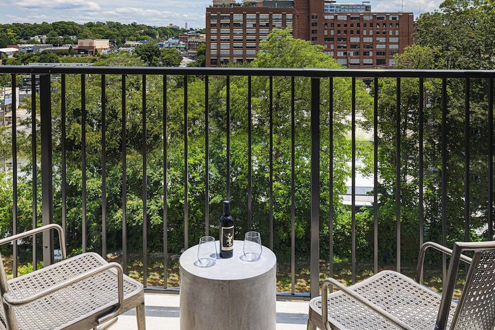 Wylie Hotel Atlanta Tapestry Collection by Hilton Atlanta | Bookonline.com