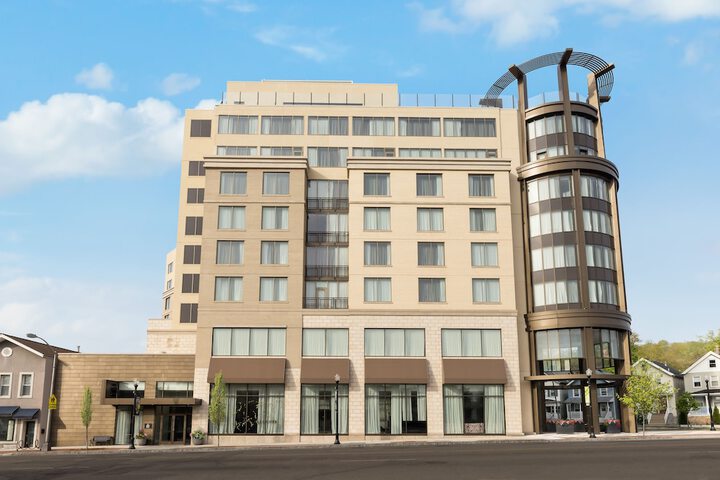 The MC, Autograph Collection Montclair | Bookonline.com