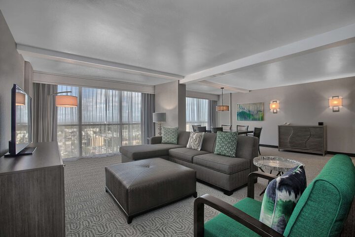 DoubleTree by Hilton at the Entrance to Universal Orlando Orlando ...