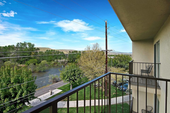 Oxford Suites Yakima Yakima | Bookonline.com