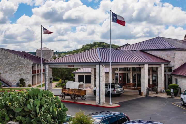Y O Ranch Hotel Kerrville | Bookonline.com