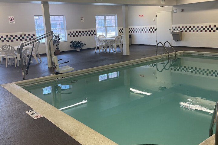 Country Inn & Suites by Radisson Elgin IL Elgin | Bookonline.com