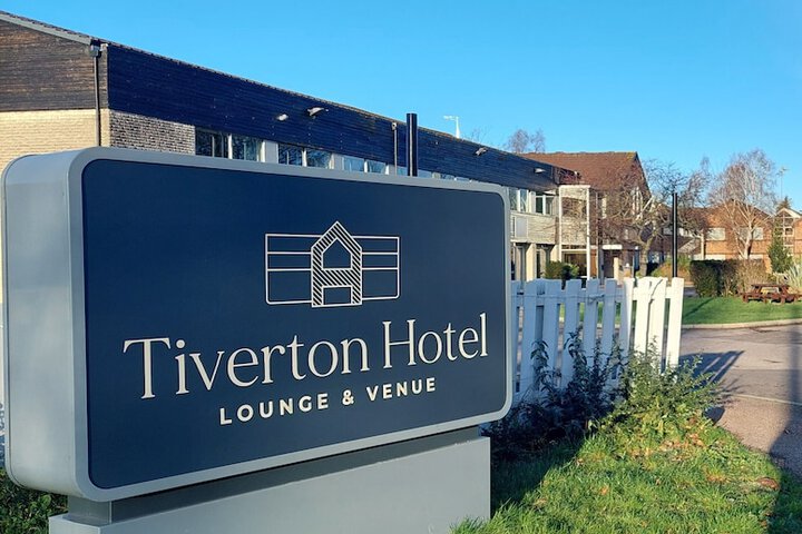 Tiverton Hotel Lounge & Venue Tiverton | Bookonline.com