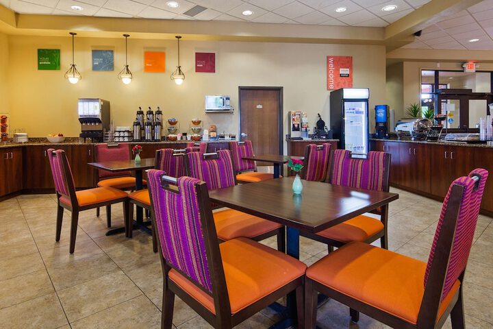 Radisson Hotel River Falls River Falls | Bookonline.com