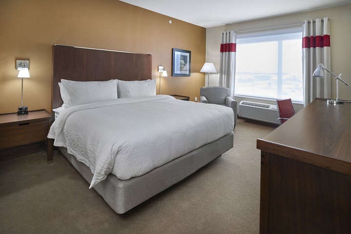 Four Points by Sheraton Edmonton West Edmonton | Bookonline.com