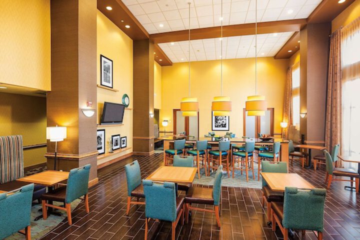 Hampton Inn & Suites Chesapeake-Square Mall Chesapeake | Bookonline.com