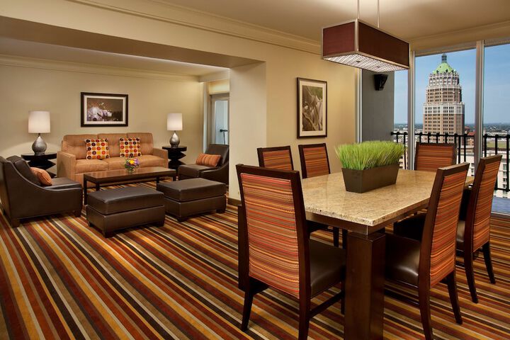 Hilton Palacio Del Rio San Antonio | Bookonline.com