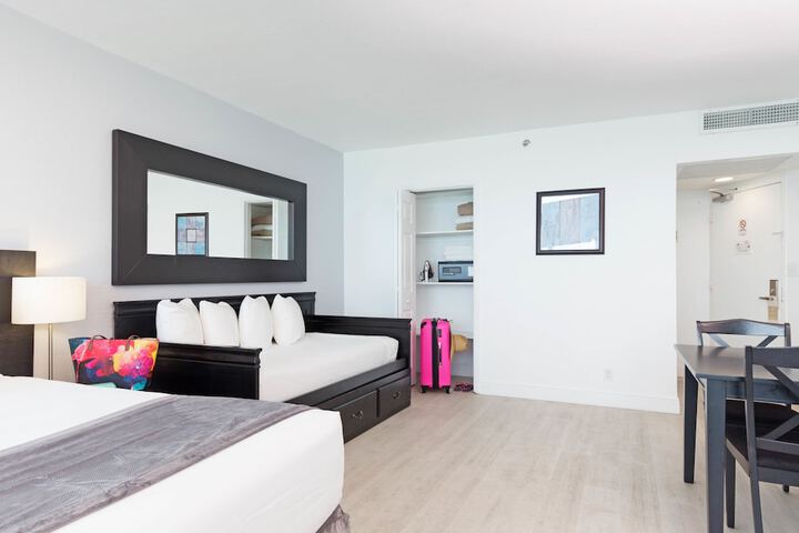 New Point Miami Beach Apartments Miami Beach | Bookonline.com