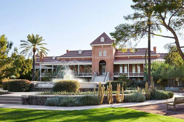 Graduate Tucson Tucson | Bookonline.com