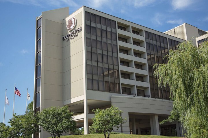DoubleTree by Hilton Chicago Oak Brook Oak Brook | Bookonline.com