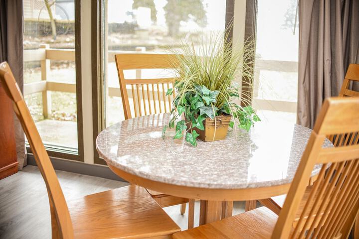 Par 5 Resort Mishicot | Bookonline.com