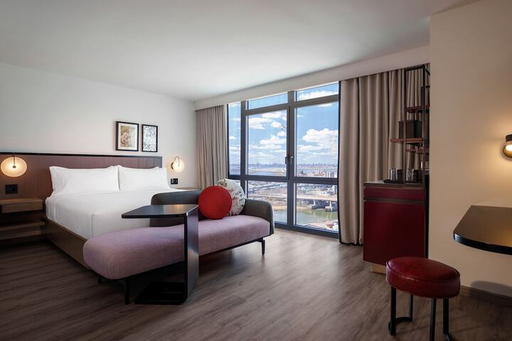 Renaissance New York Flushing Hotel at Tangram Flushing | Bookonline.com