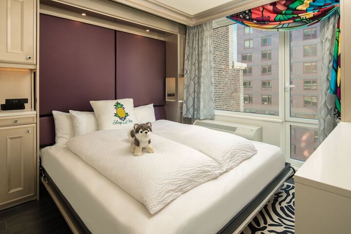 Staypineapple An Artful Hotel, Midtown New York | Bookonline.com