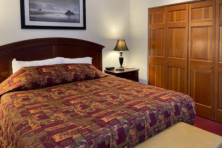 Edgewater Inn&Suites Coos Bay | Bookonline.com