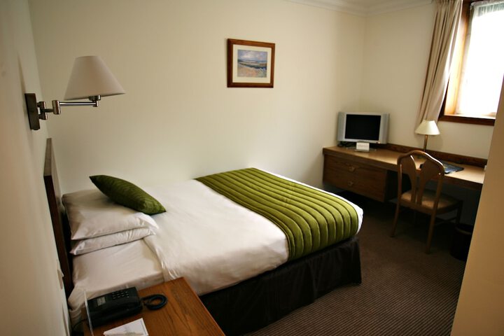 Stanton House Hotel Swindon | Bookonline.com
