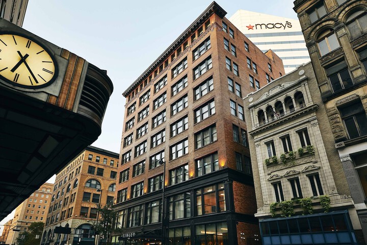 Kinley Cincinnati Downtown, a Tribute Portfolio Hotel Cincinnati ...