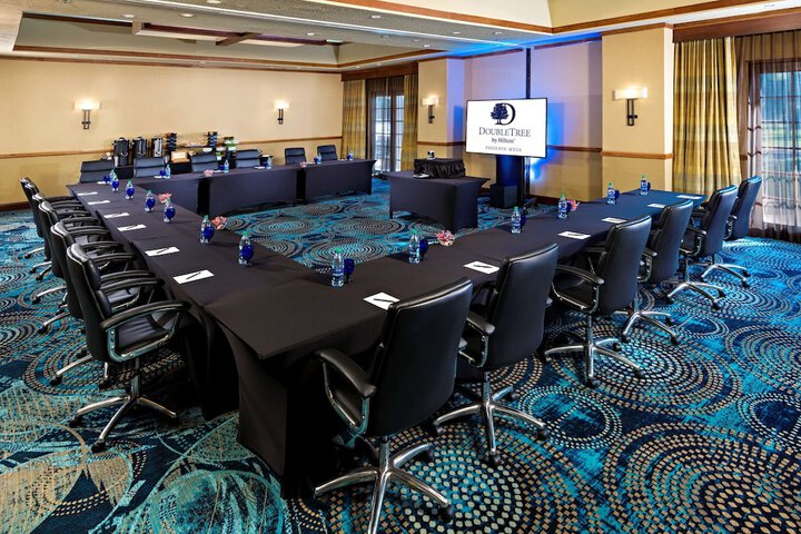 DoubleTree by Hilton Phoenix Mesa Mesa | Bookonline.com