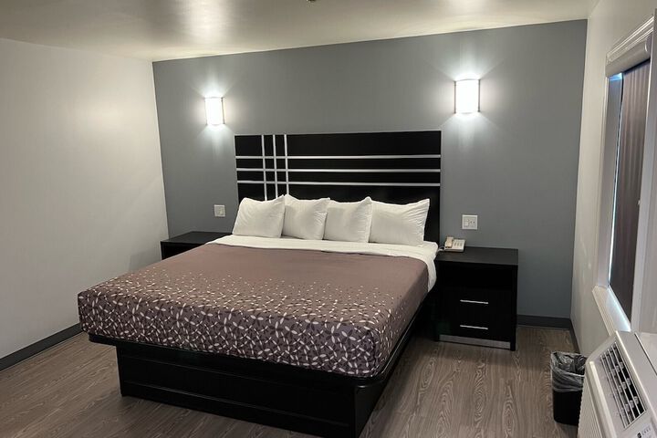 112 Motel Medford | Bookonline.com