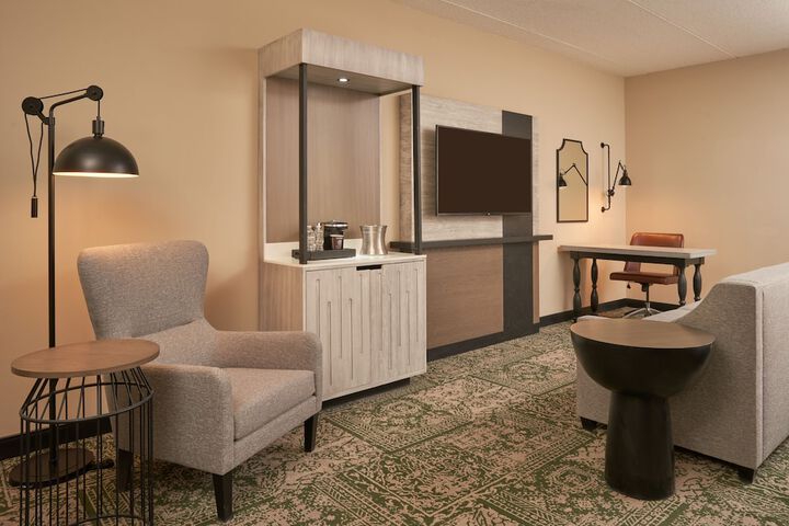 Hilton Appleton Paper Valley Appleton | Bookonline.com