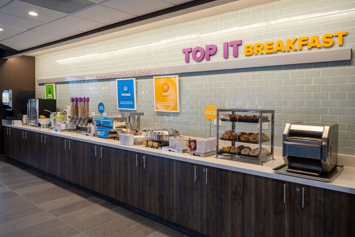 Tru by Hilton Naperville Chicago Naperville | Bookonline.com
