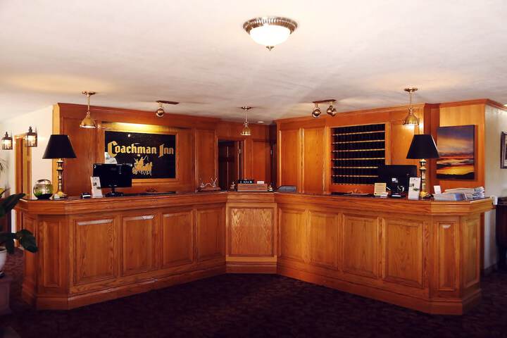Coachman Inn & Suites Oak Harbor | Bookonline.com
