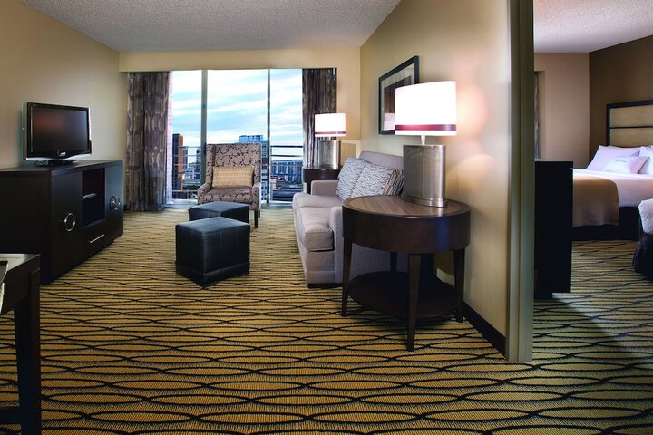 DoubleTree Suites by Hilton Hotel Austin Austin | Bookonline.com