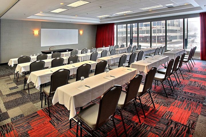 Hotel Classique Québec City | Bookonline.com